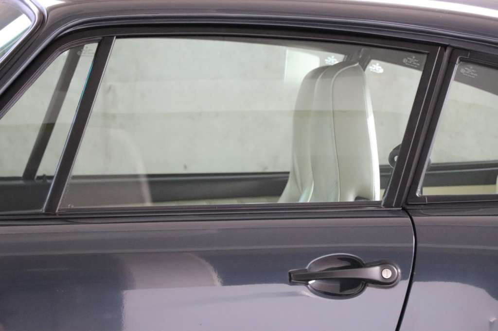 Fifty (or more) shades of blue... Porsche Colors 101 - elferspot.com ...