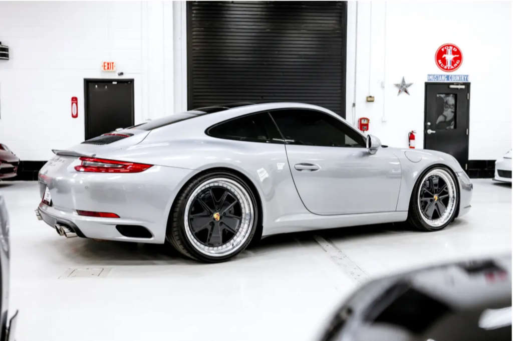 Porsche 991.2 Carrera 2017 - elferspot.com - Marketplace for Porsche ...