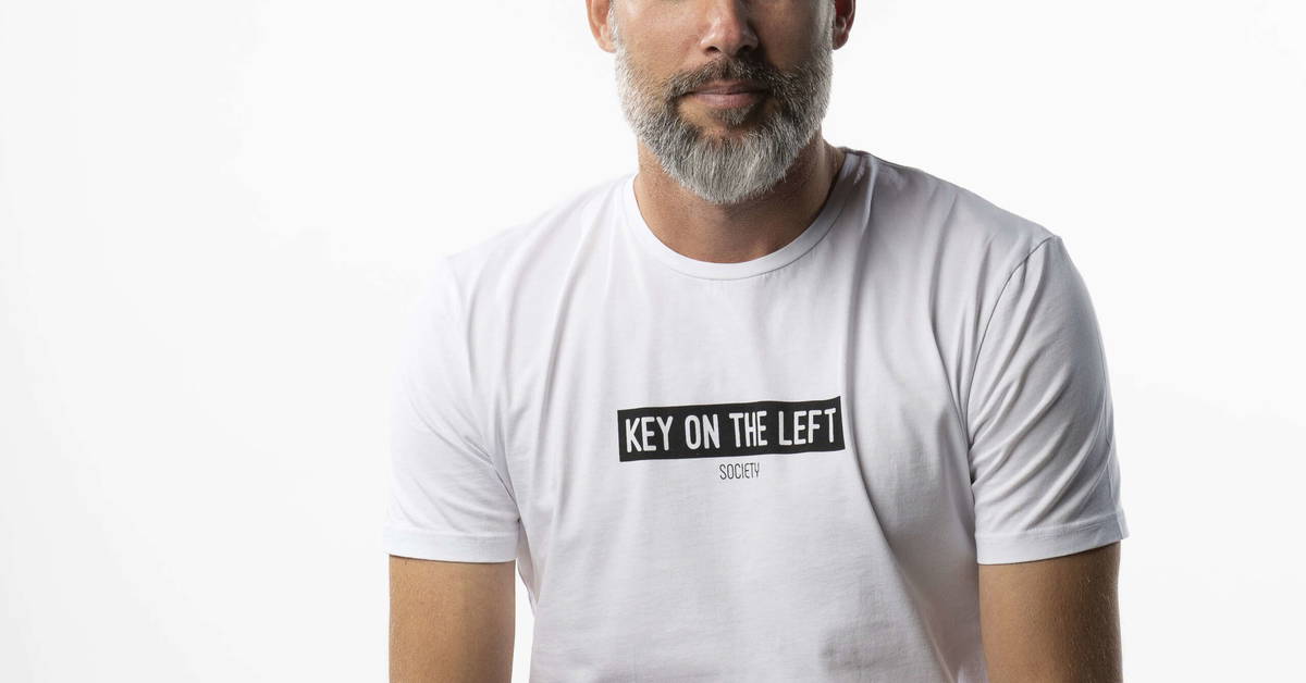 T-Shirt "Key on the left" Weiß - Driver's Collection - Elferspot Shop