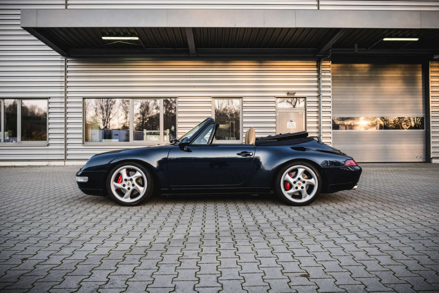 Used Porsche 993 Cabrio for sale - elferspot.com - Marketplace for used ...