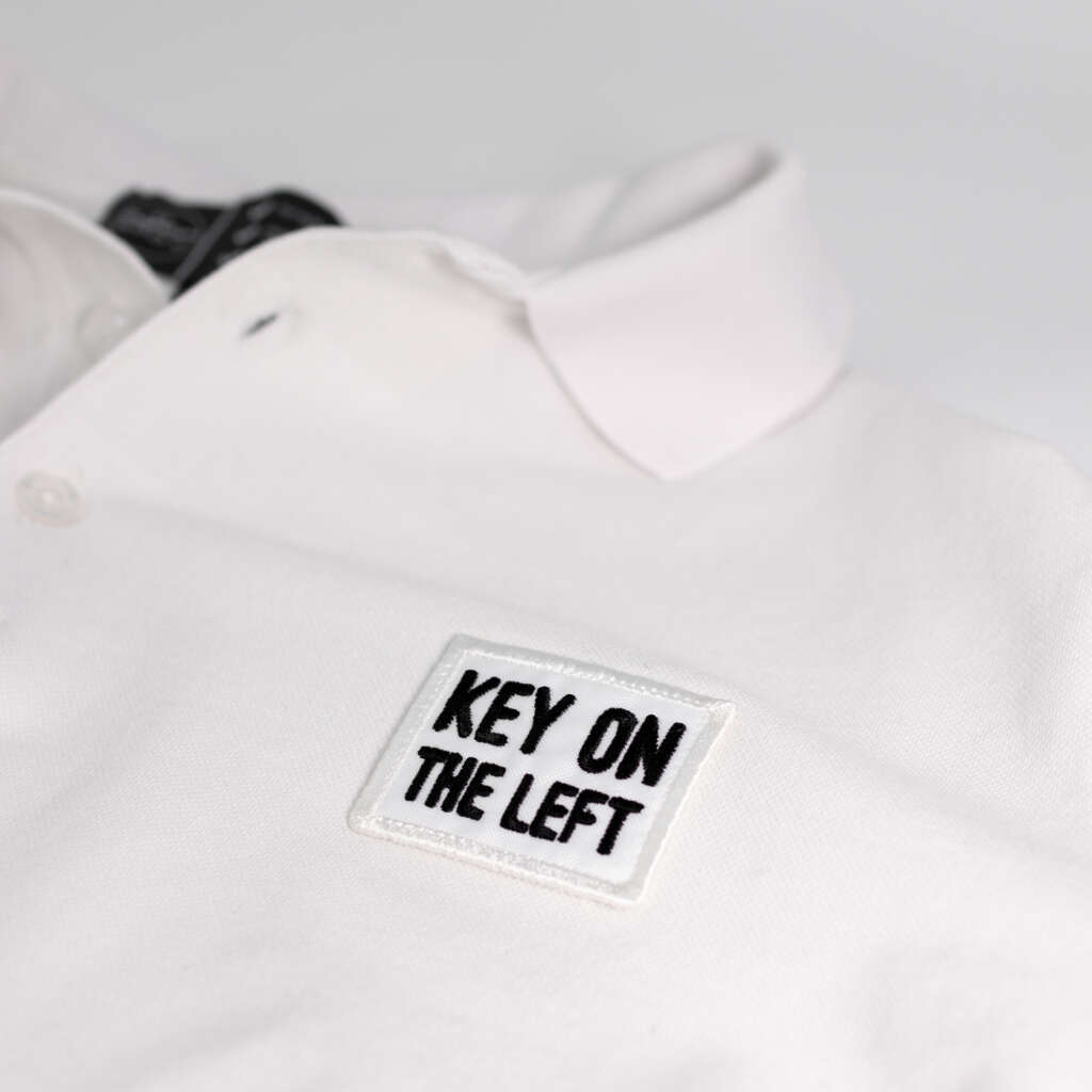 Polo Shirt Key on the left White - Driver's Collection - Elferspot Shop