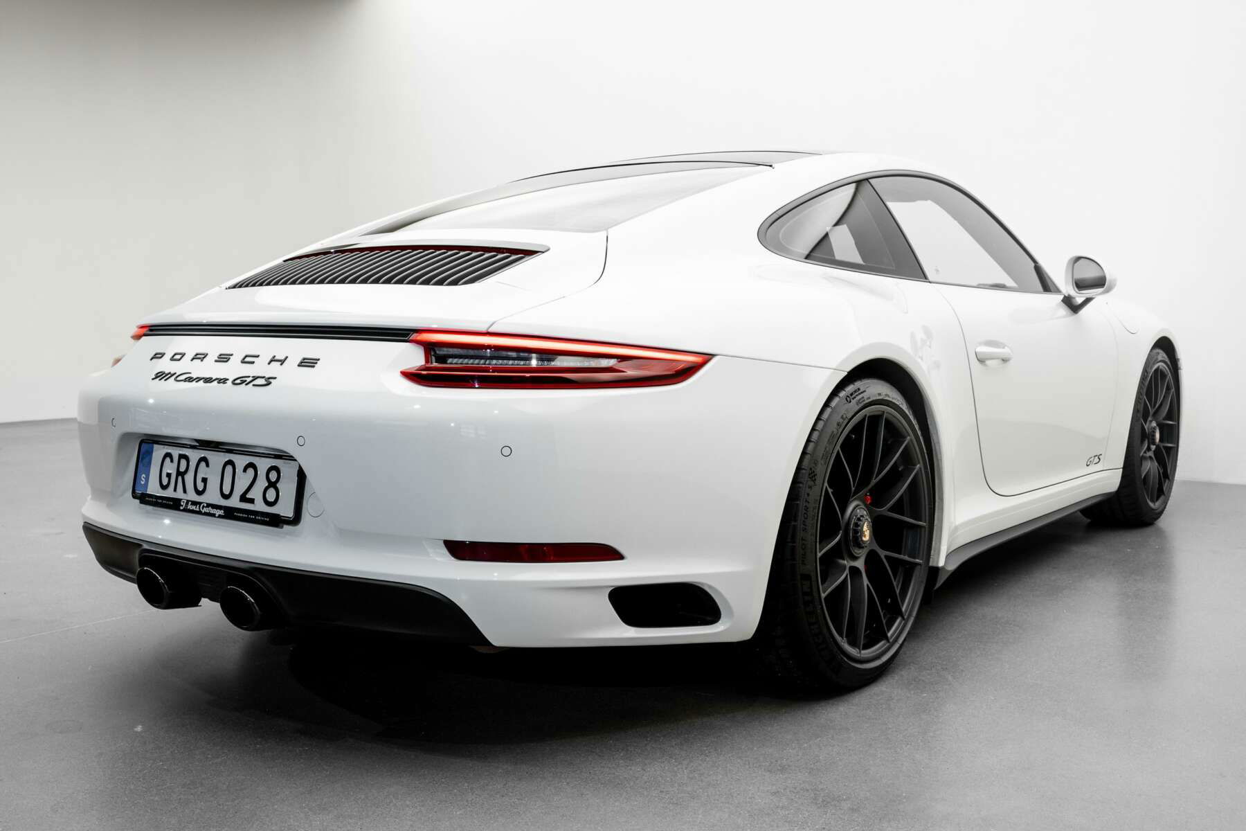 Porsche 991.2 Carrera GTS 2018 - elferspot.com - Marketplace for Porsche Sports Cars