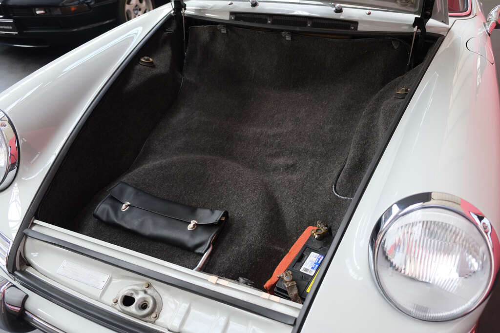 Porsche 912 1966 - elferspot.com - Marketplace for Porsche Sports Cars