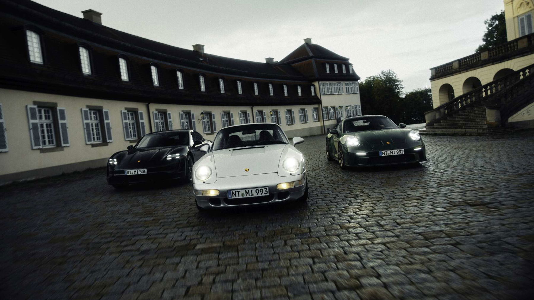 Is this your perfect three-car-garage? - elferspot.com - Magazine