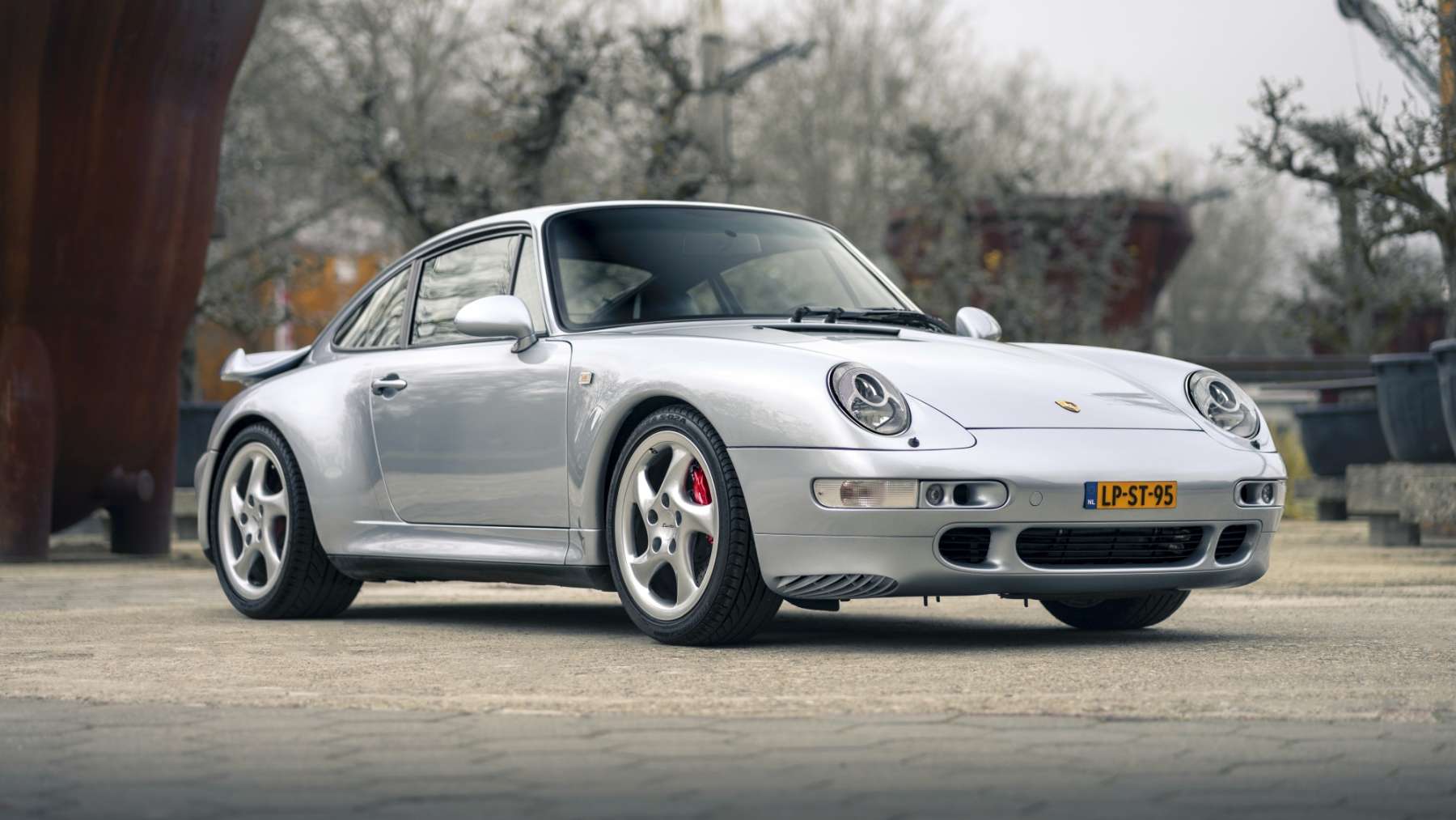 A dutchman's poster story - Porsche 993 Turbo - elferspot.com - Magazine