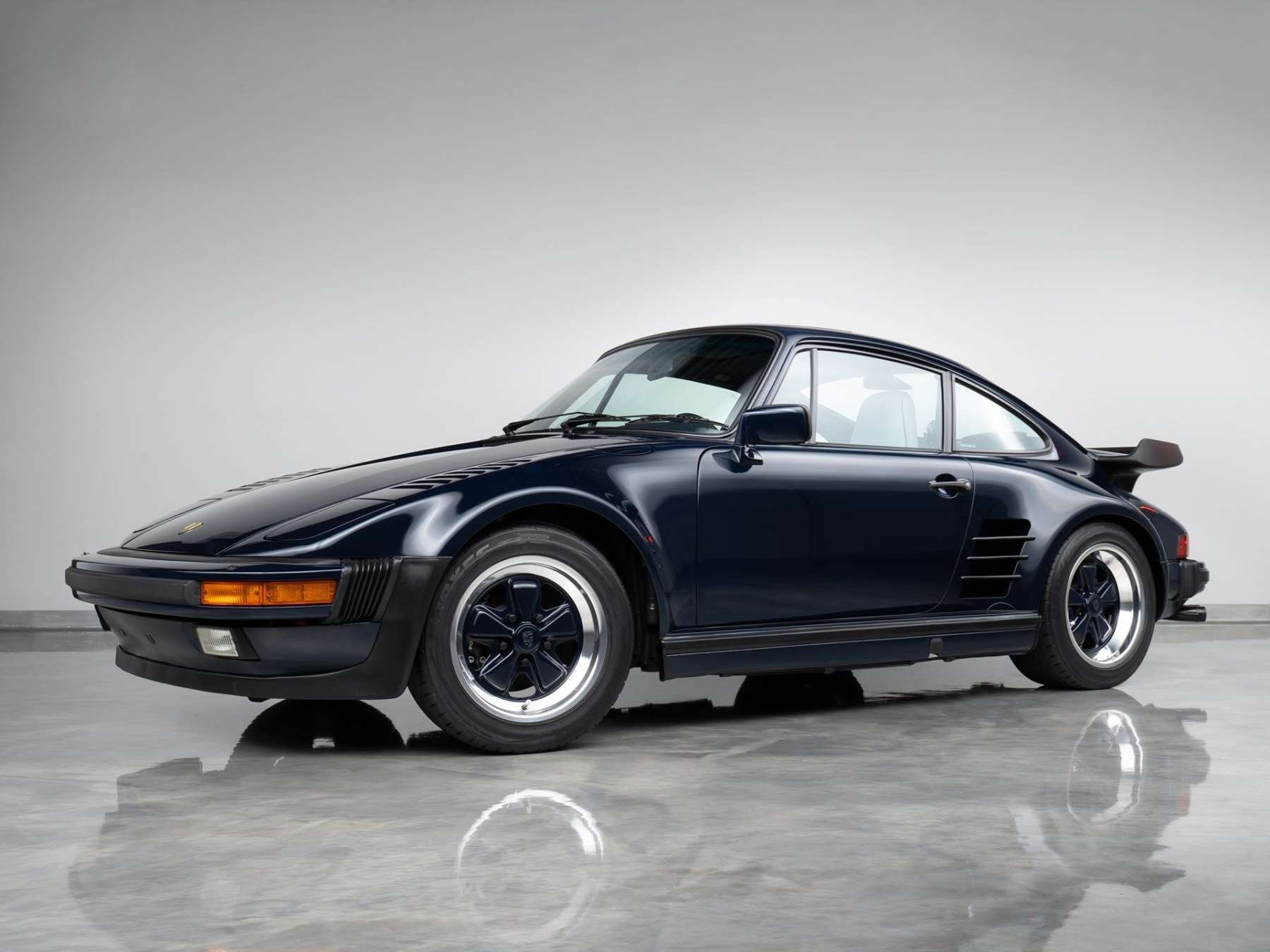 Porsche 911 Turbo Flachbau 1988 - elferspot.com - Marketplace for ...
