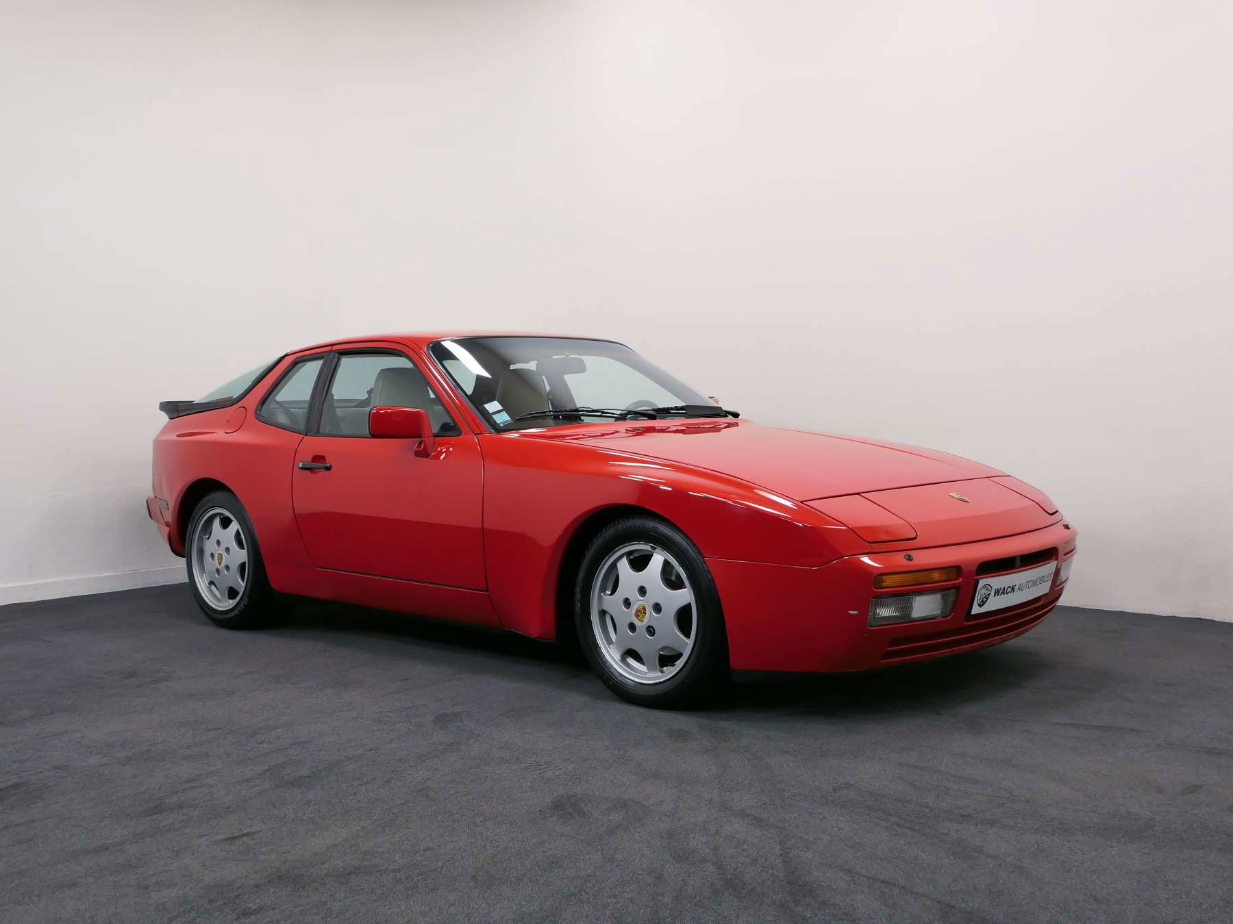Porsche 944 Turbo Coupé 1985 - elferspot.com - Marketplace for Porsche Sports Cars