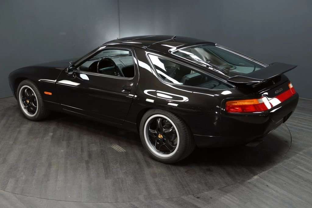 Porsche 928 GTS 1995 - elferspot.com - Marketplace for Porsche Sports Cars