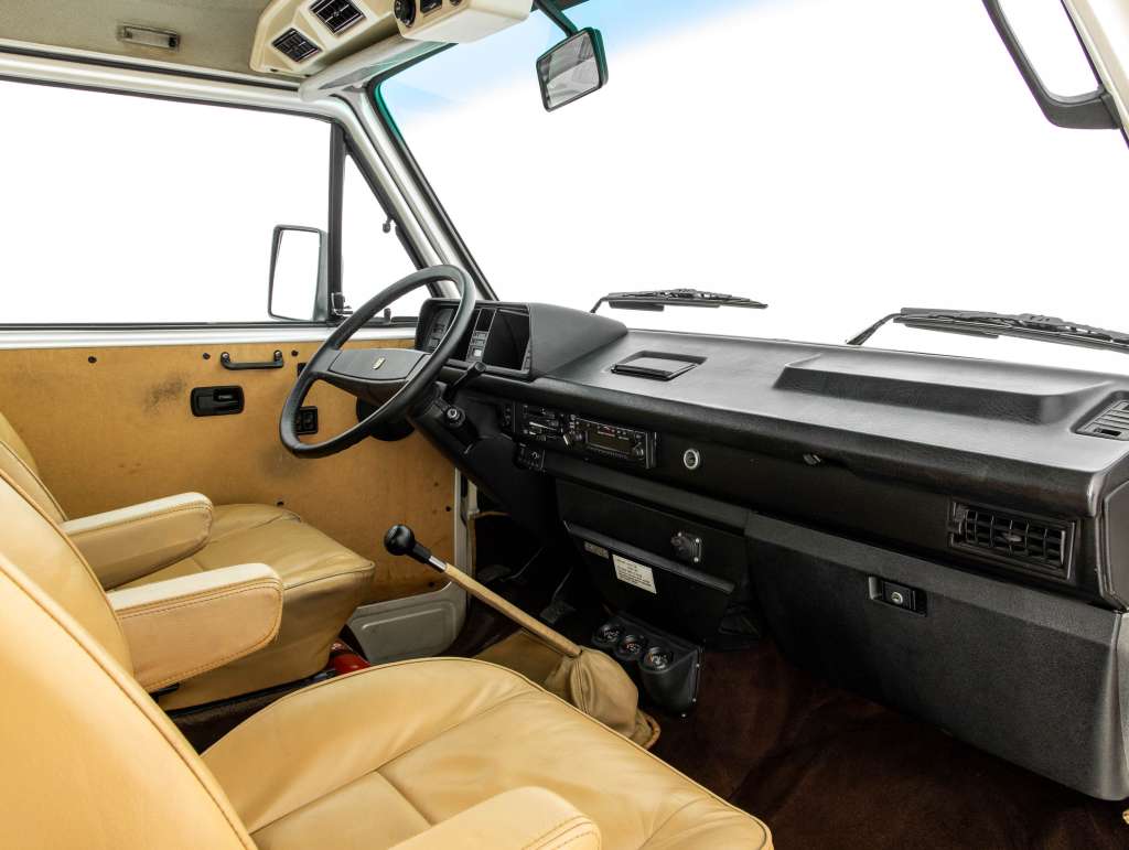 Porsche B32 1988 - elferspot.com - Marketplace for Porsche Sports Cars