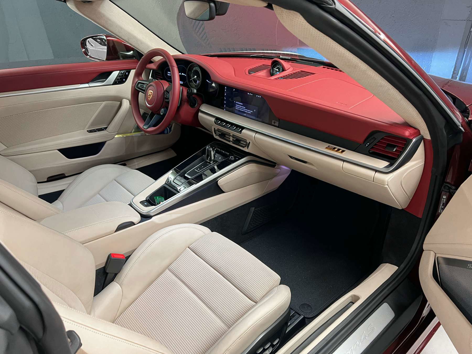 Porsche 992 Heritage Design Edition 2020 - elferspot.com - Marketplace ...