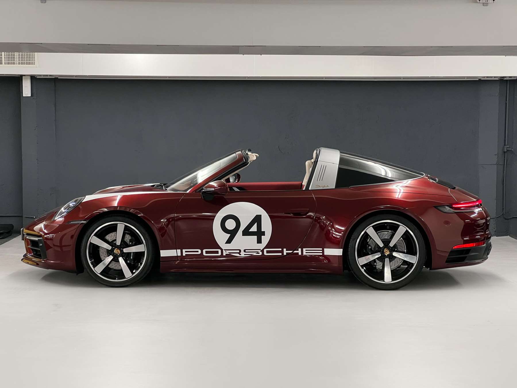 Porsche 992 Heritage Design Edition 2020 - elferspot.com - Marketplace ...