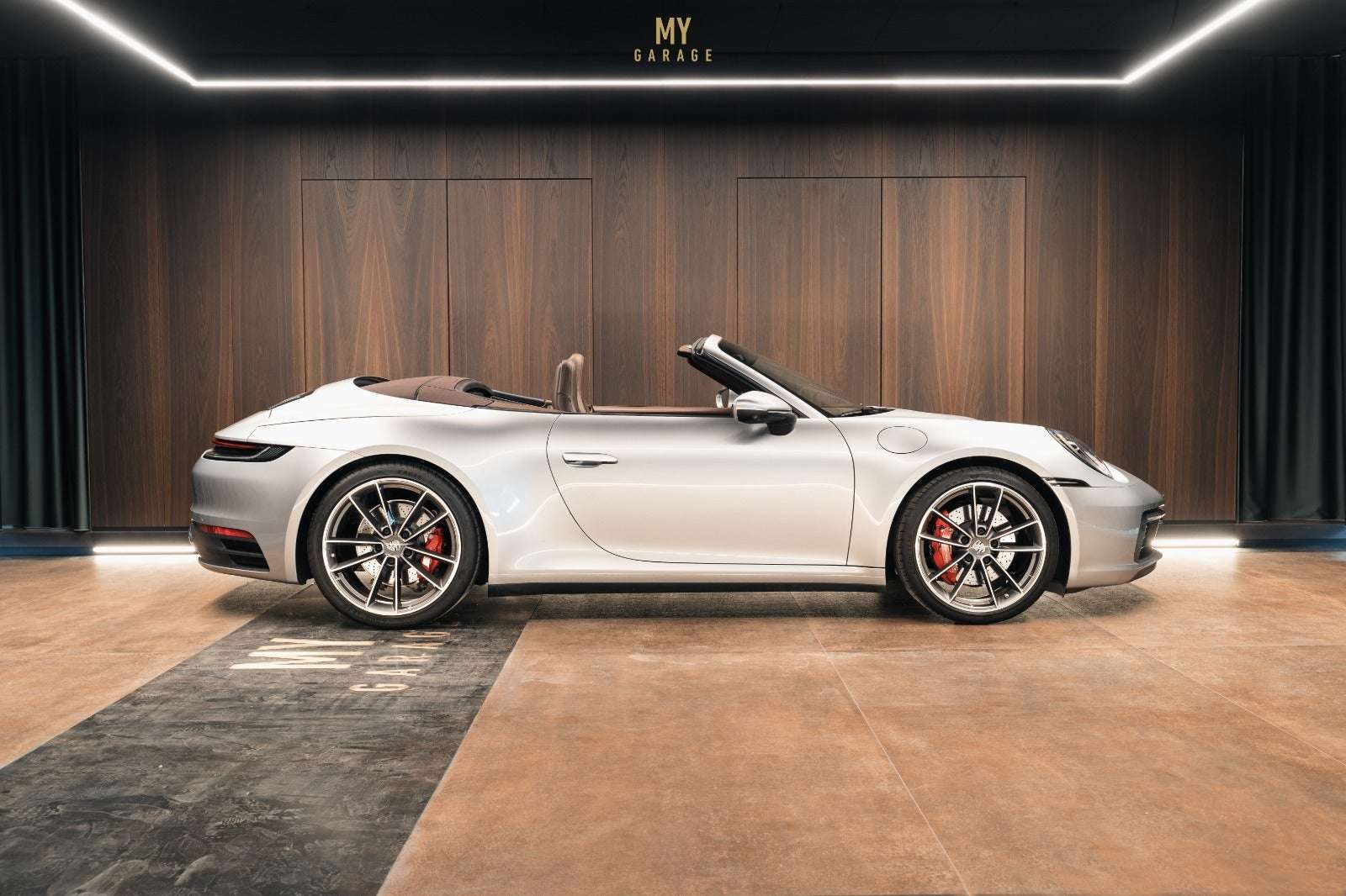 Porsche 992 Carrera 4S 2020 - elferspot.com - Marketplace for Porsche ...