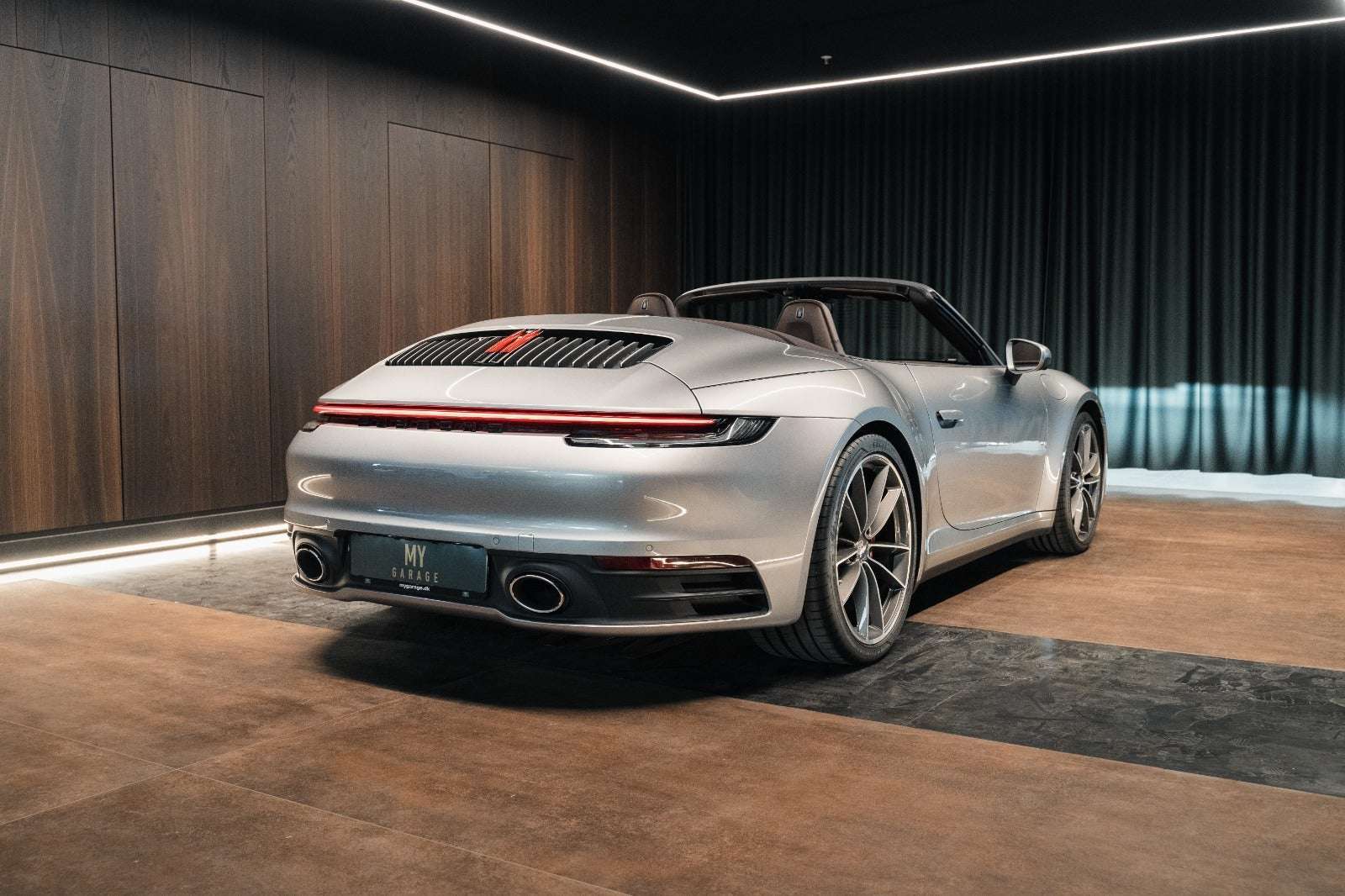Porsche 992 Carrera 4S 2020 - elferspot.com - Marketplace for Porsche ...