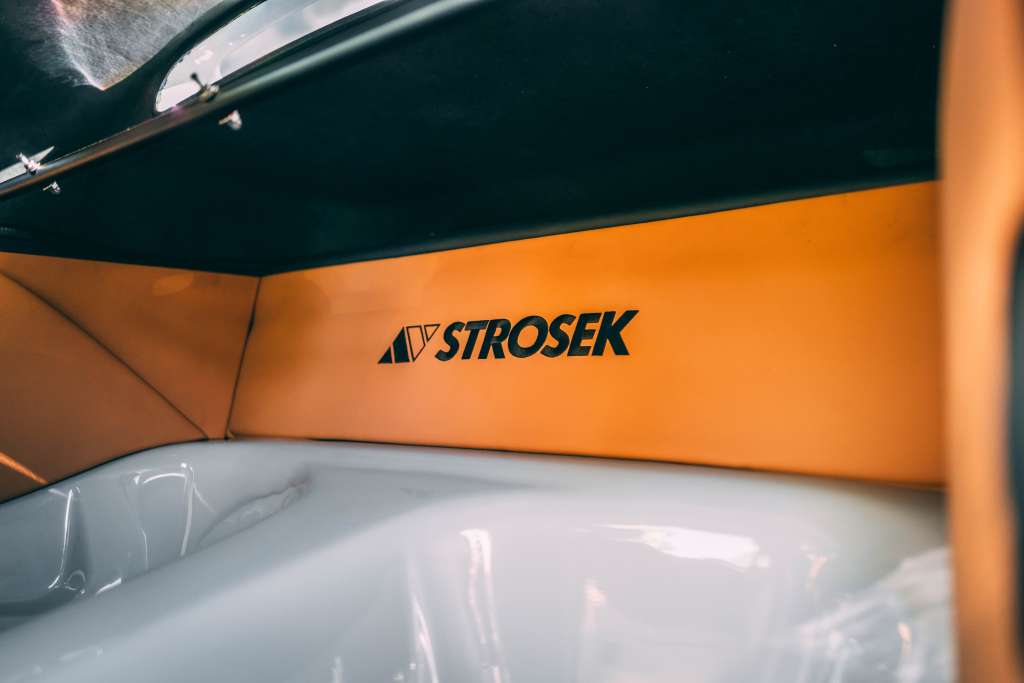 Strosek MEGA 30 Speedster präsentiert - elferspot.com - Magazine