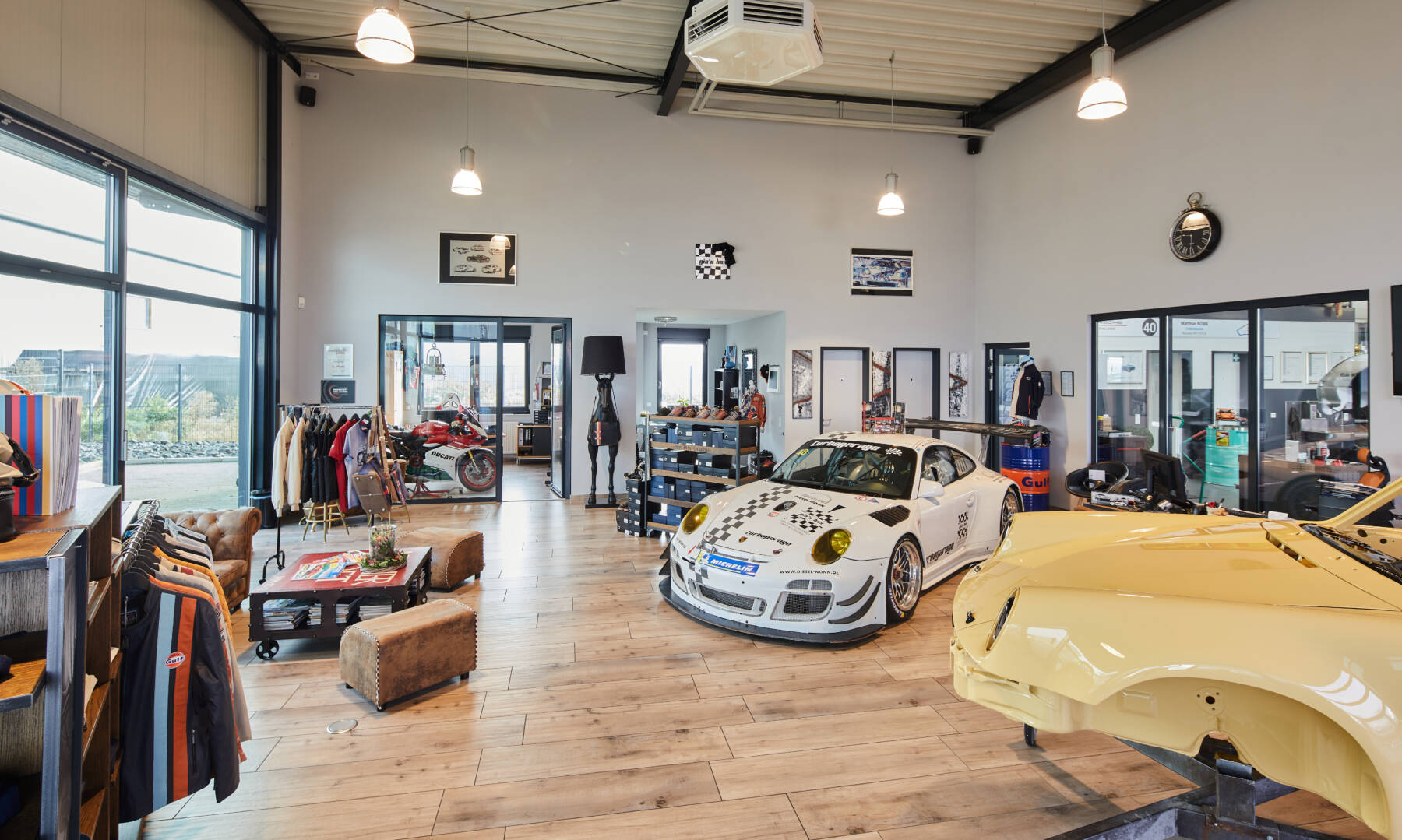 Traumautos von damals - Qualität von heute - Turbogarage - elferspot ...