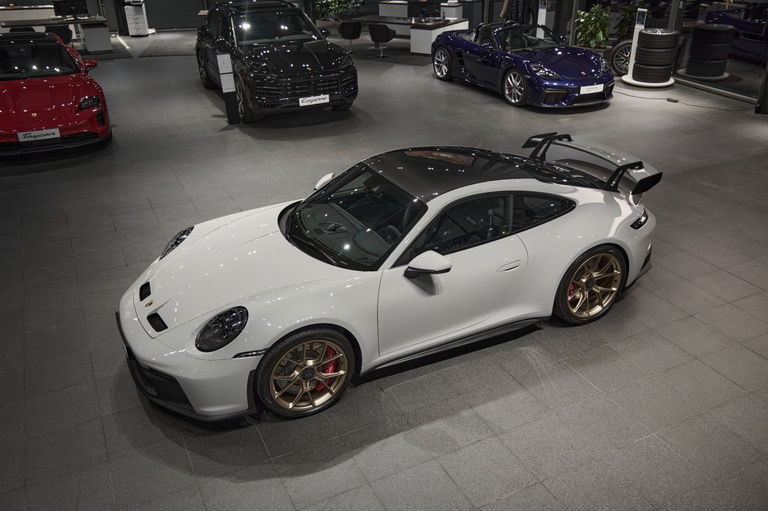 Porsche 992 GT3 2022 - elferspot.com - Marktplatz für Porsche Sportwagen