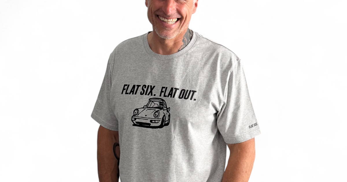 T-Shirt FLAT SIX. FLAT OUT. - elferspot.com - Elferspot Shop